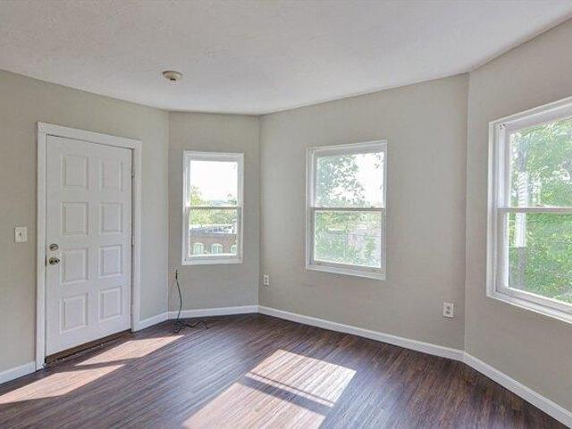 house with 9 bedroom, Leominster MA DLS102798568