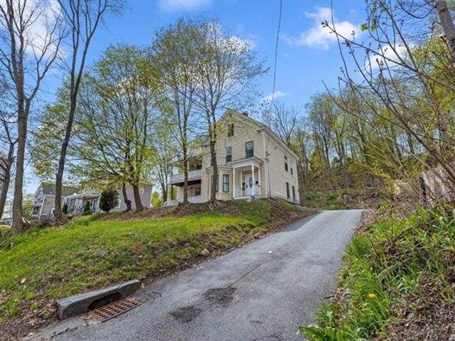 house with 9 bedroom, Leominster MA DS103808456