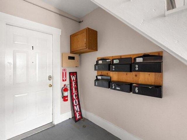 house with 9 bedroom, Leominster MA ES104010895