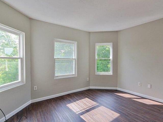 house with 9 bedroom, Leominster MA ES105041372