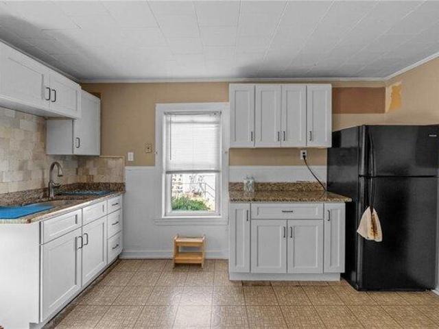 house with 9 bedroom, Lincoln RI ES105230954