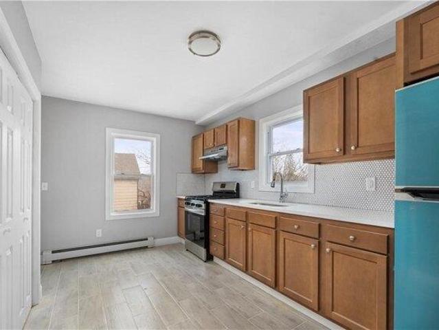 house with 9 bedroom, Lincoln RI ES103187655