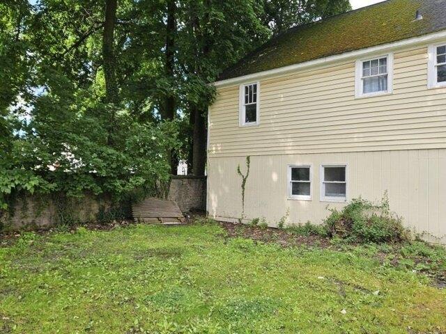 house with 9 bedroom, Lockport NY ES104904381