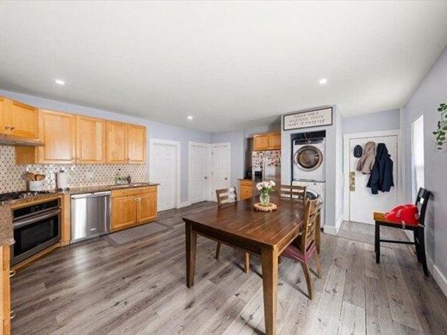 house with 9 bedroom, Lowell MA DLS102669201