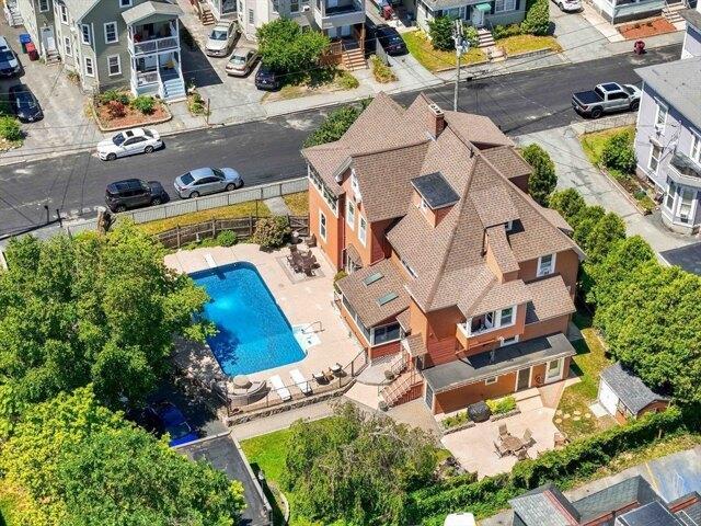 house with 9 bedroom, Lowell MA ES103807444