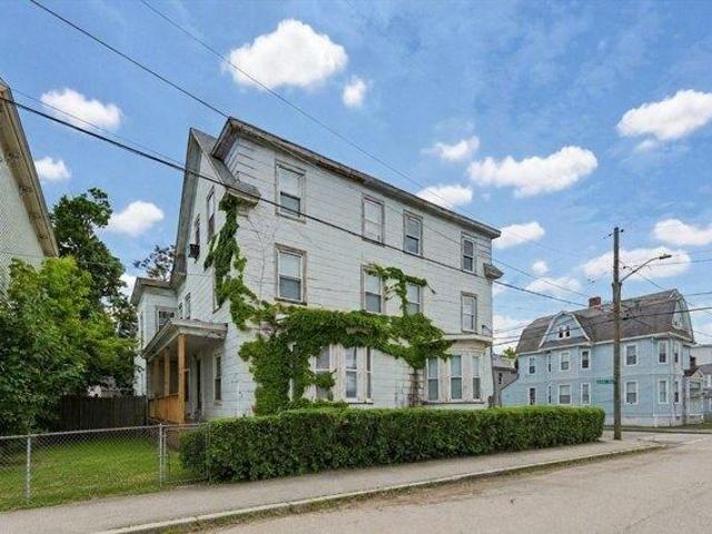 house with 9 bedroom, Lowell MA ES104869499