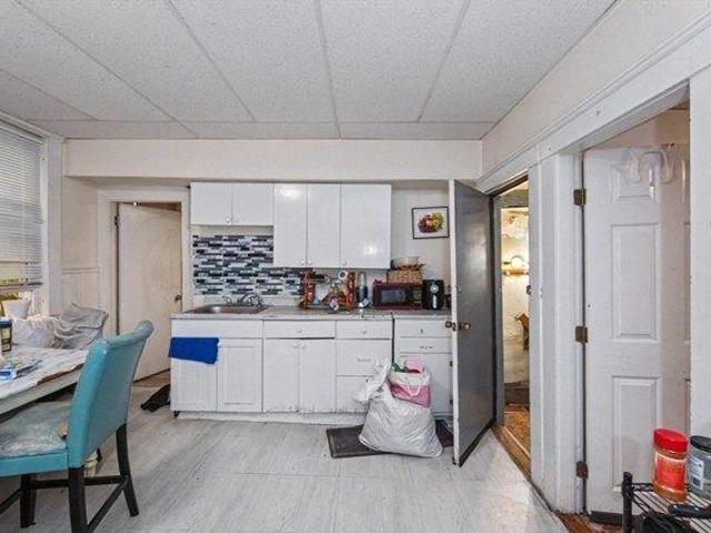 house with 9 bedroom, Lowell MA ES105105683