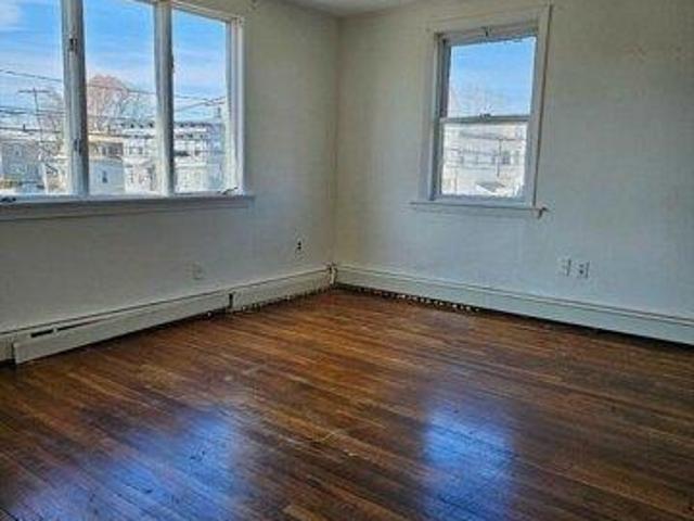 house with 9 bedroom, Medford MA ES102961126
