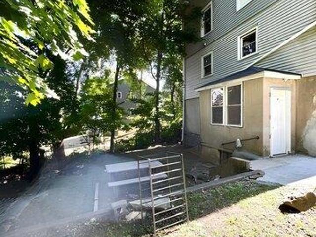house with 9 bedroom, Meriden CT ES104116482