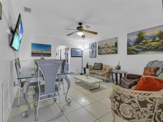 house with 9 bedroom, Miami FL DLS90812914