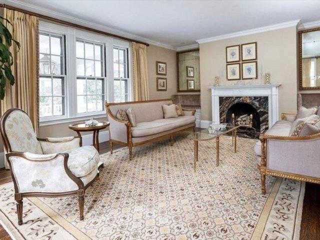 house with 9 bedroom, Newton MA DLS102412756