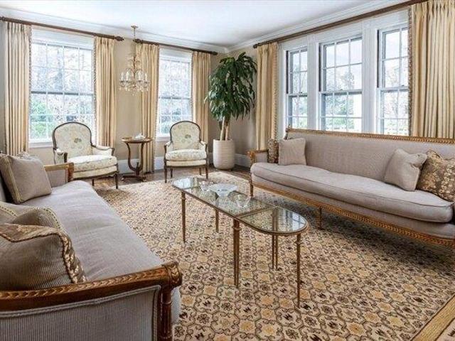 house with 9 bedroom, Newton MA ES105116238