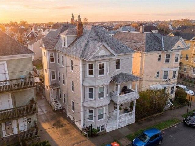 house with 9 bedroom, New Bedford MA ES103853095
