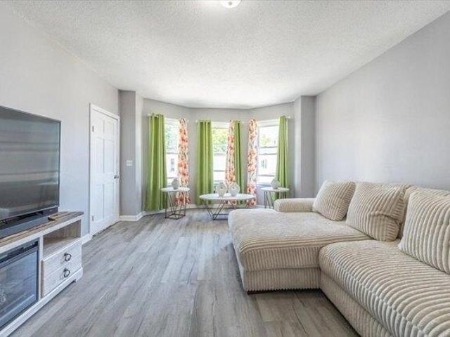 house with 9 bedroom, New Bedford MA ES104807511