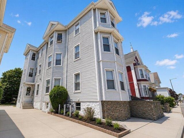 house with 9 bedroom, New Bedford MA ES104831982