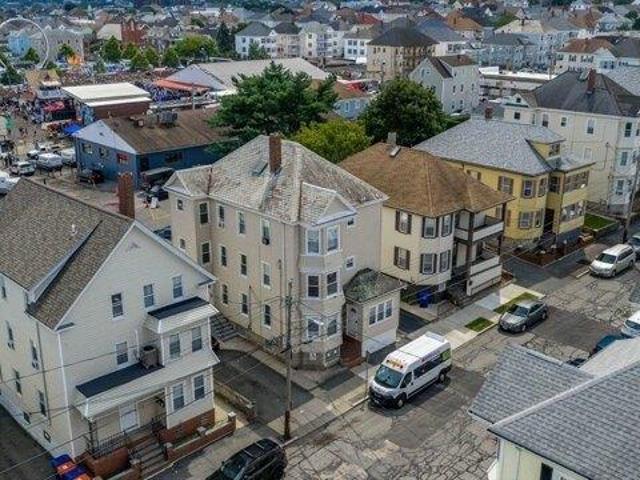 house with 9 bedroom, New Bedford MA ES104946773