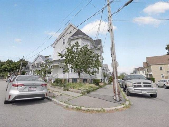 house with 9 bedroom, New Bedford MA ES105093848