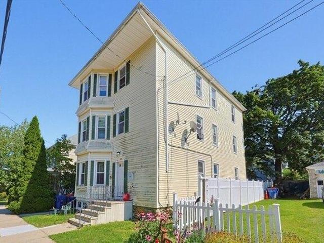 house with 9 bedroom, New Bedford MA ES105105454