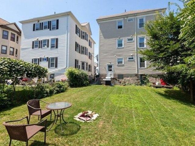 house with 9 bedroom, New Bedford MA ES105105488