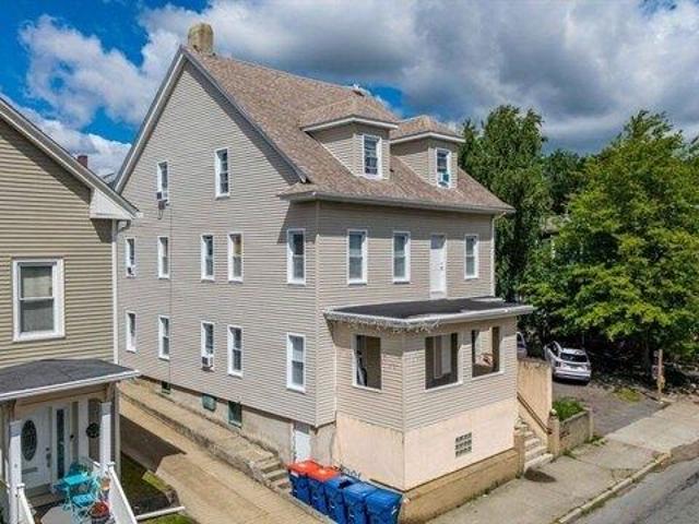 house with 9 bedroom, New Bedford MA ES105108554