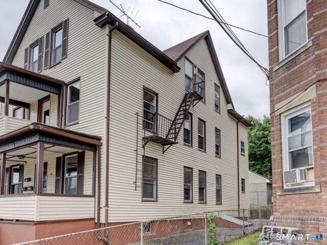 house with 9 bedroom, New Britain CT ES103074132
