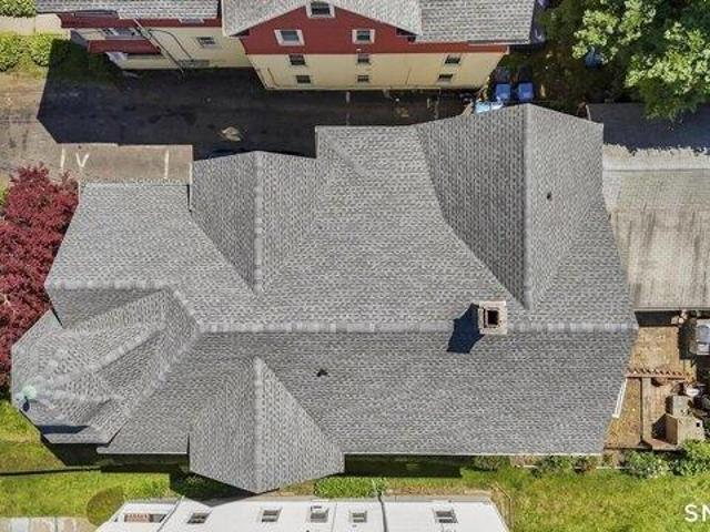 house with 9 bedroom, New Britain CT ES104758379