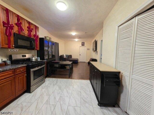 house with 9 bedroom, Newark NJ DLS101783744