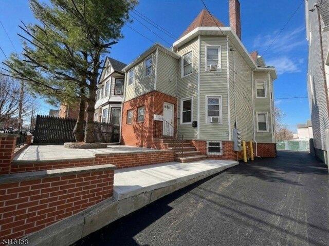 house with 9 bedroom, Newark NJ DS102257133