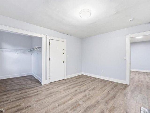 house with 9 bedroom, Newark NJ DS104188764