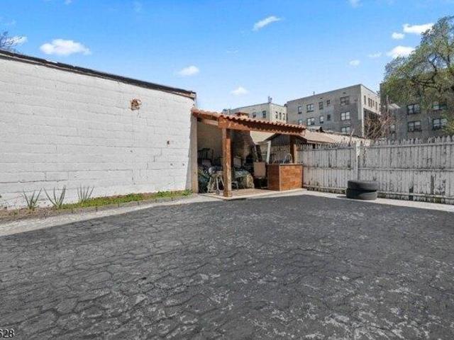 house with 9 bedroom, Newark NJ ES104411326