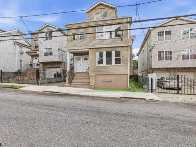 house with 9 bedroom, Newark NJ ES104480565