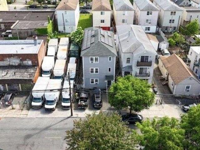 house with 9 bedroom, Newark NJ ES104190749