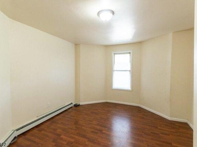 house with 9 bedroom, Newark NJ ES105123051
