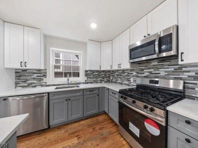 house with 9 bedroom, Newark NJ ES105206711
