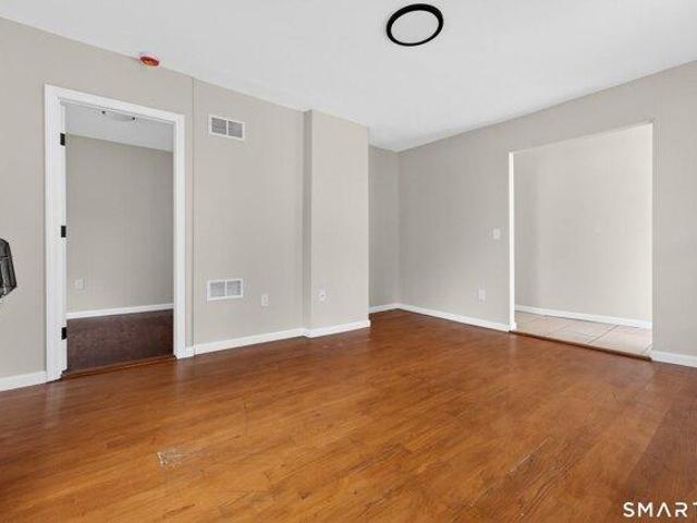 house with 9 bedroom, Norwich CT ES105126950