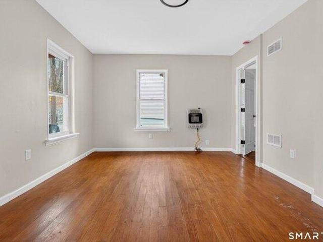 house with 9 bedroom, Norwich CT ES105203753