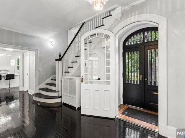 house with 9 bedroom, Orange NJ ES105279738