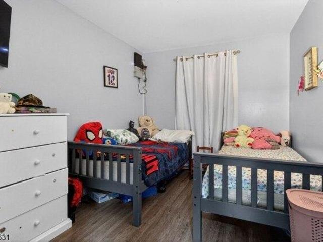 house with 9 bedroom, Paterson NJ ES105156967
