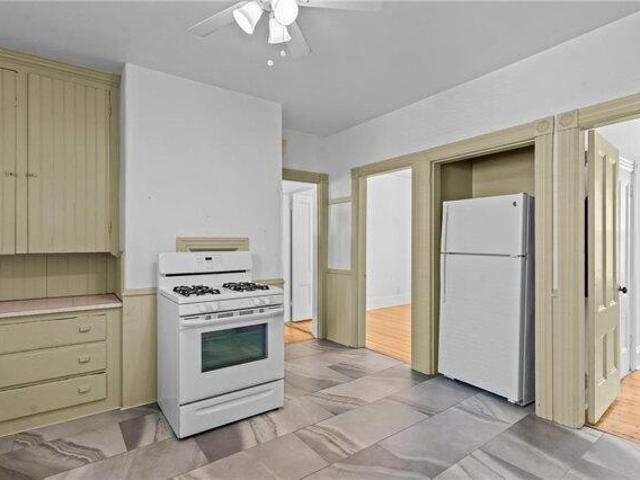 house with 9 bedroom, Providence RI DLS102594571