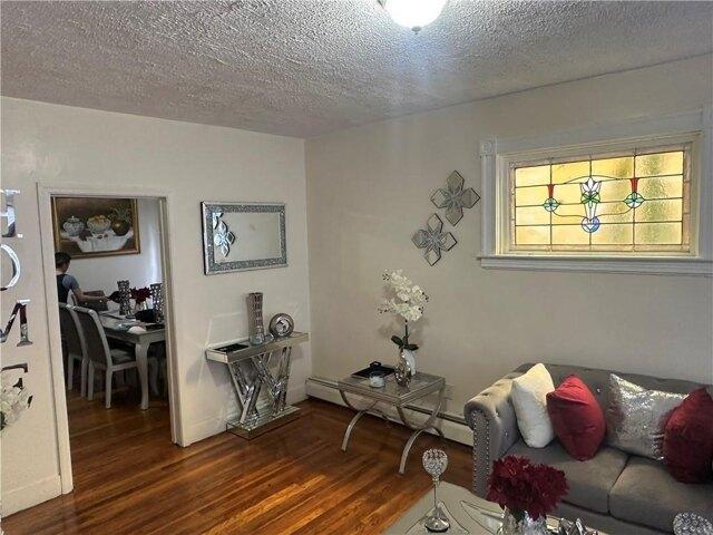 house with 9 bedroom, Providence RI ES104333070