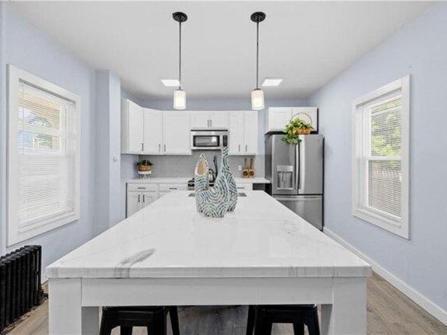 house with 9 bedroom, Providence RI ES104720539