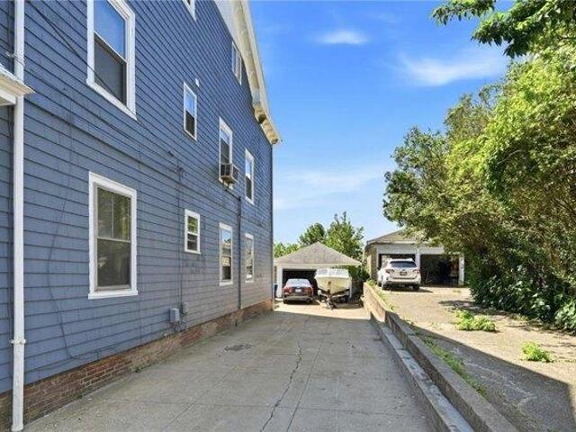 house with 9 bedroom, Providence RI ES104832378