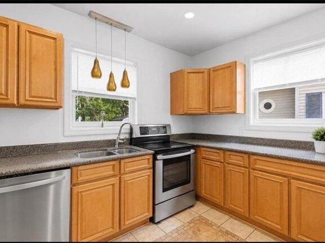 house with 9 bedroom, Providence RI ES105144235