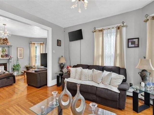 house with 9 bedroom, Providence RI ES103442553