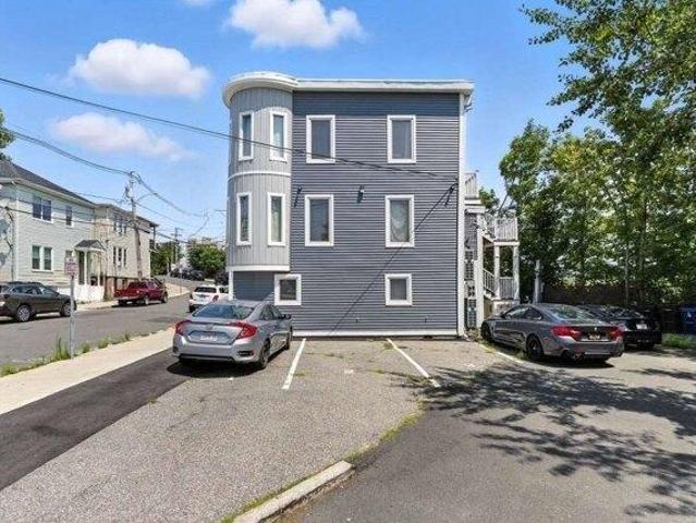 house with 9 bedroom, Revere MA ES104757456