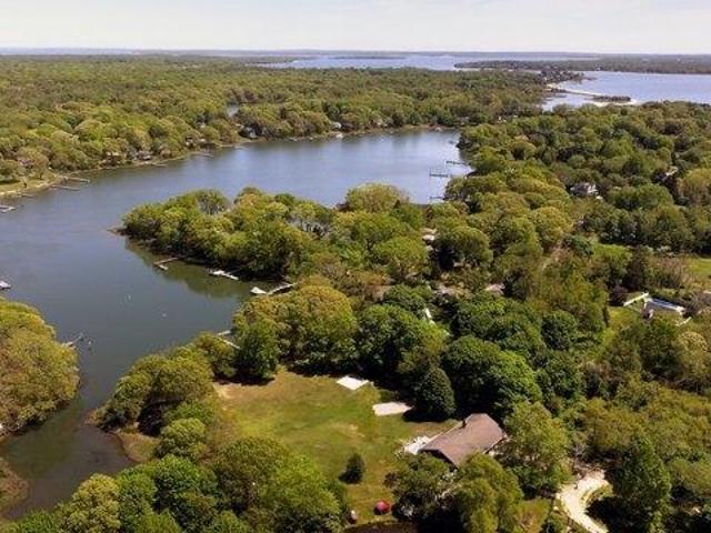 house with 9 bedroom, Shelter Island NY DLS100193475