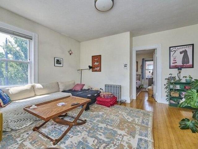 house with 9 bedroom, Somerville MA ES104540948