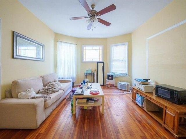 house with 9 bedroom, Somerville MA ES103853128