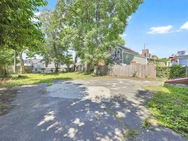 house with 9 bedroom, Springfield MA DS104190097