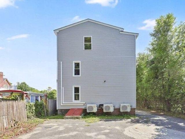 house with 9 bedroom, Springfield MA ES104190097